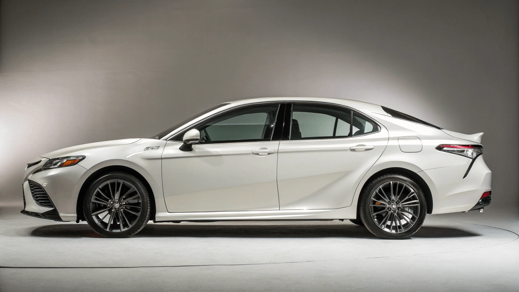 2022 Toyota Camry Review: Is This the Best Midsize Sedan? - FleetNo